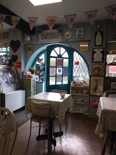 Elsies Vintage Tea Room & Pie Parlour - AgeFriendly guide