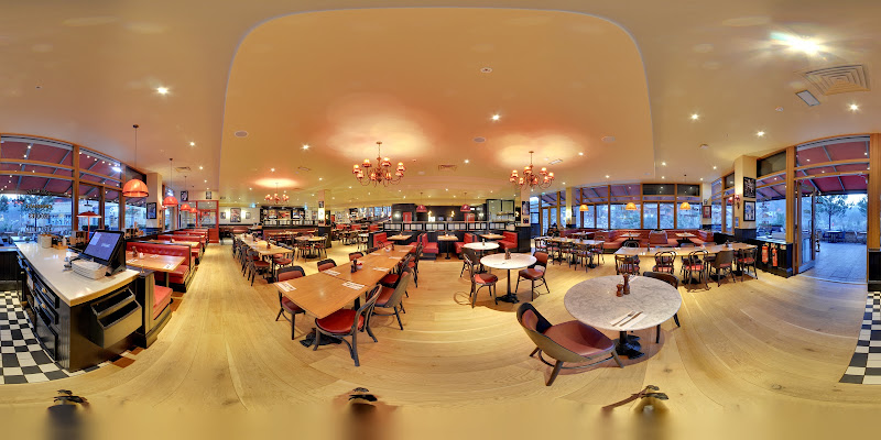 Café Rouge - Center Parcs Woburn Forest - AgeFriendly guide