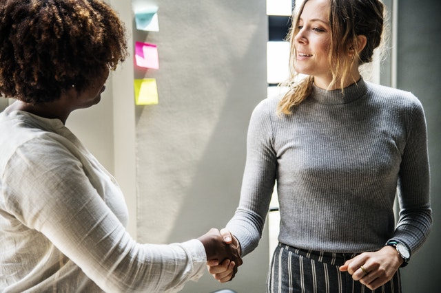 How to Do Business Small Talk – With Example Topics