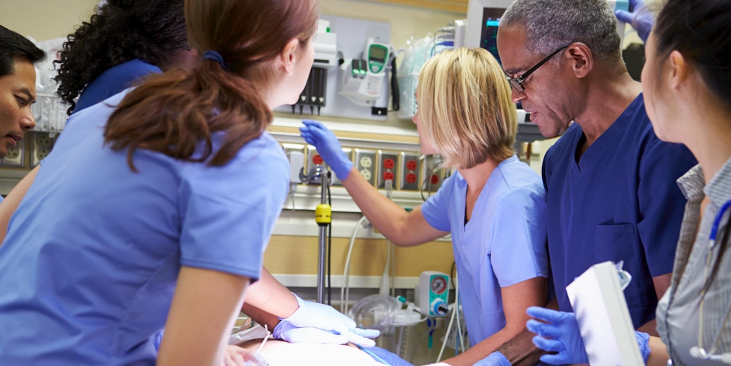 Improve Critical Thinking Within the Workplace (With Examples)