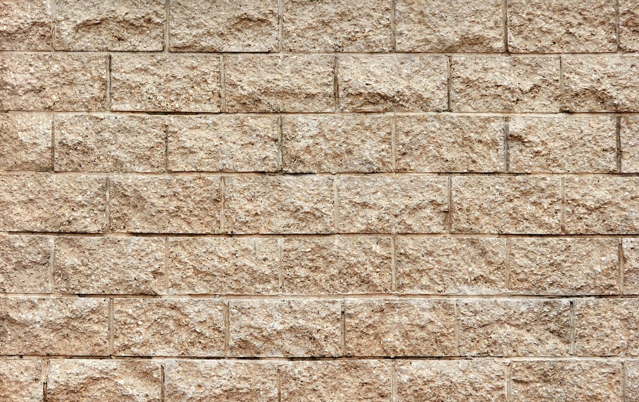 Toutes les étapes nécessaires à la construction d'un mur en pierre