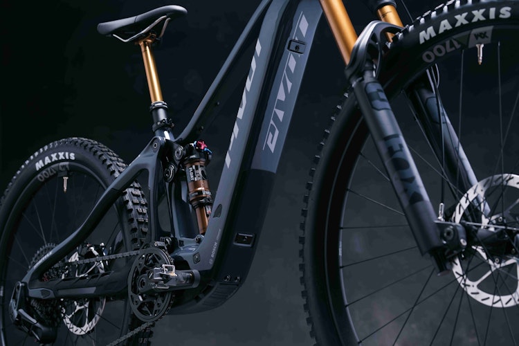 Pivot Shuttle SL-AM – 99 Spokes