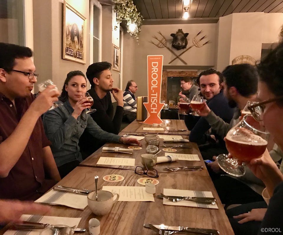 Am Social-Table «Drool» treffen sich Foodies aus aller Welt | Flatfox