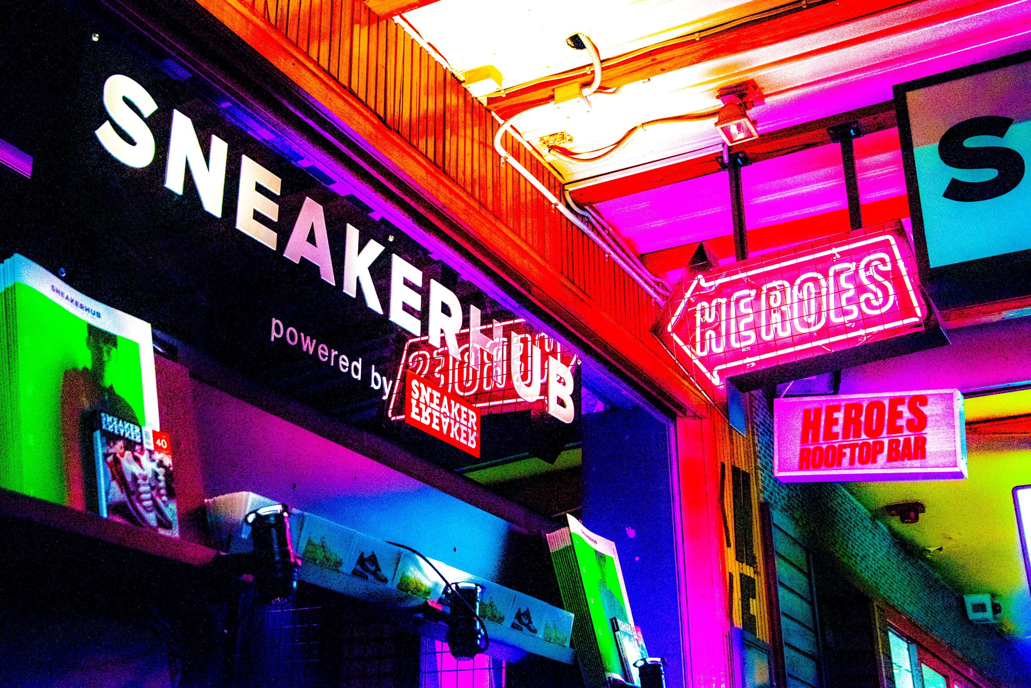 Sneakerhub | Amplify