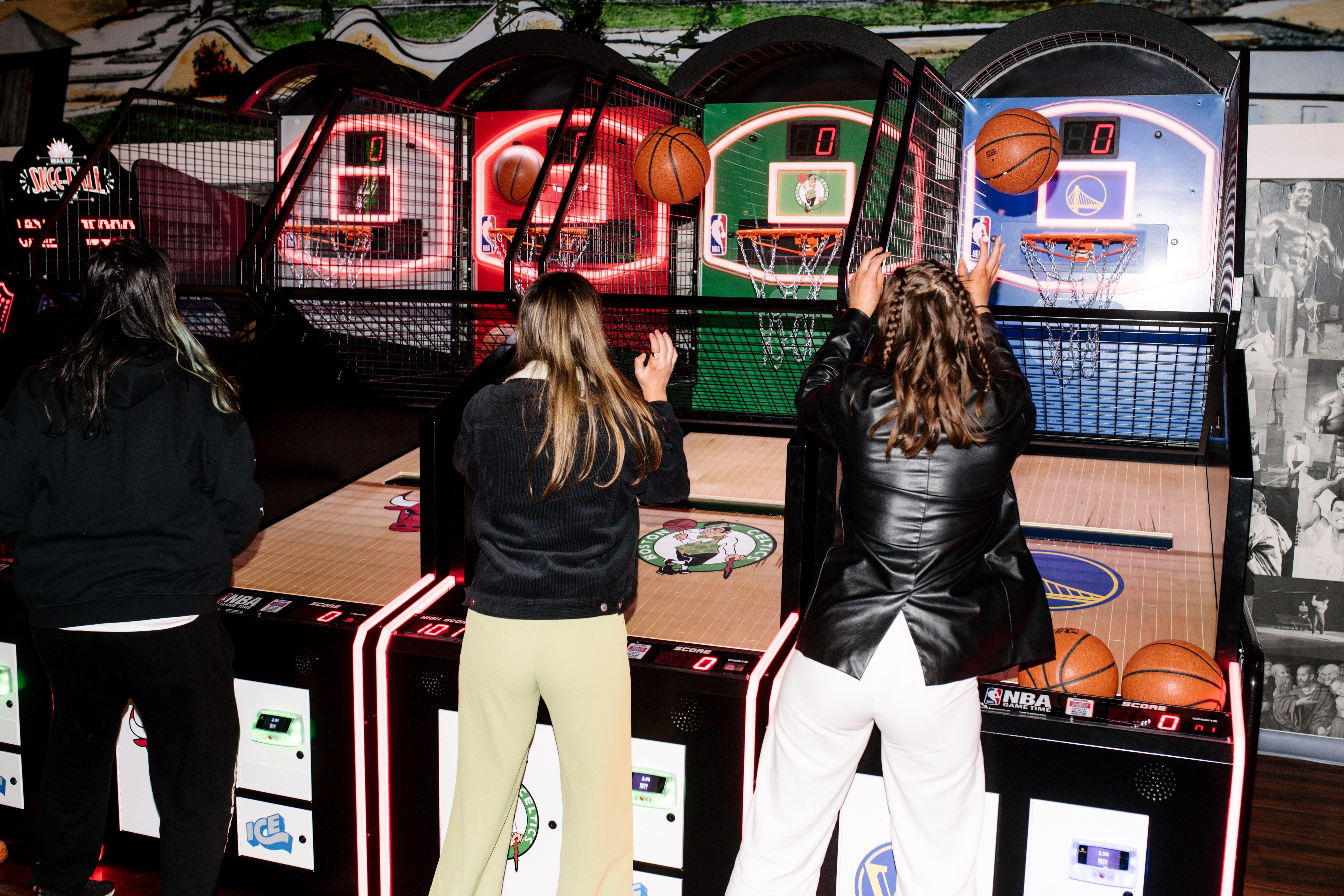 Retro Games Arcade | Holey Moley Golf Club