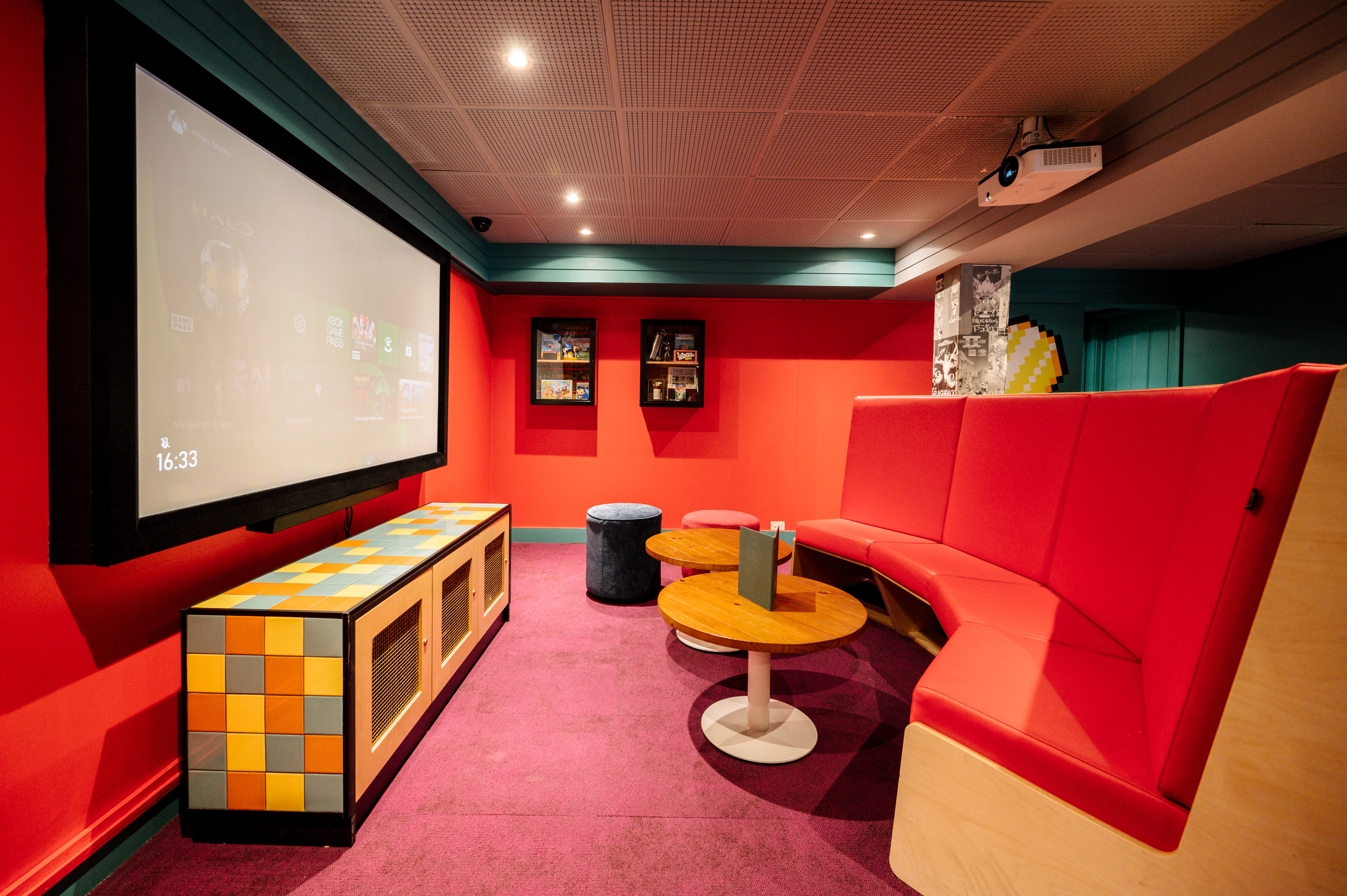 Video Game Booths | Holey Moley Golf Club