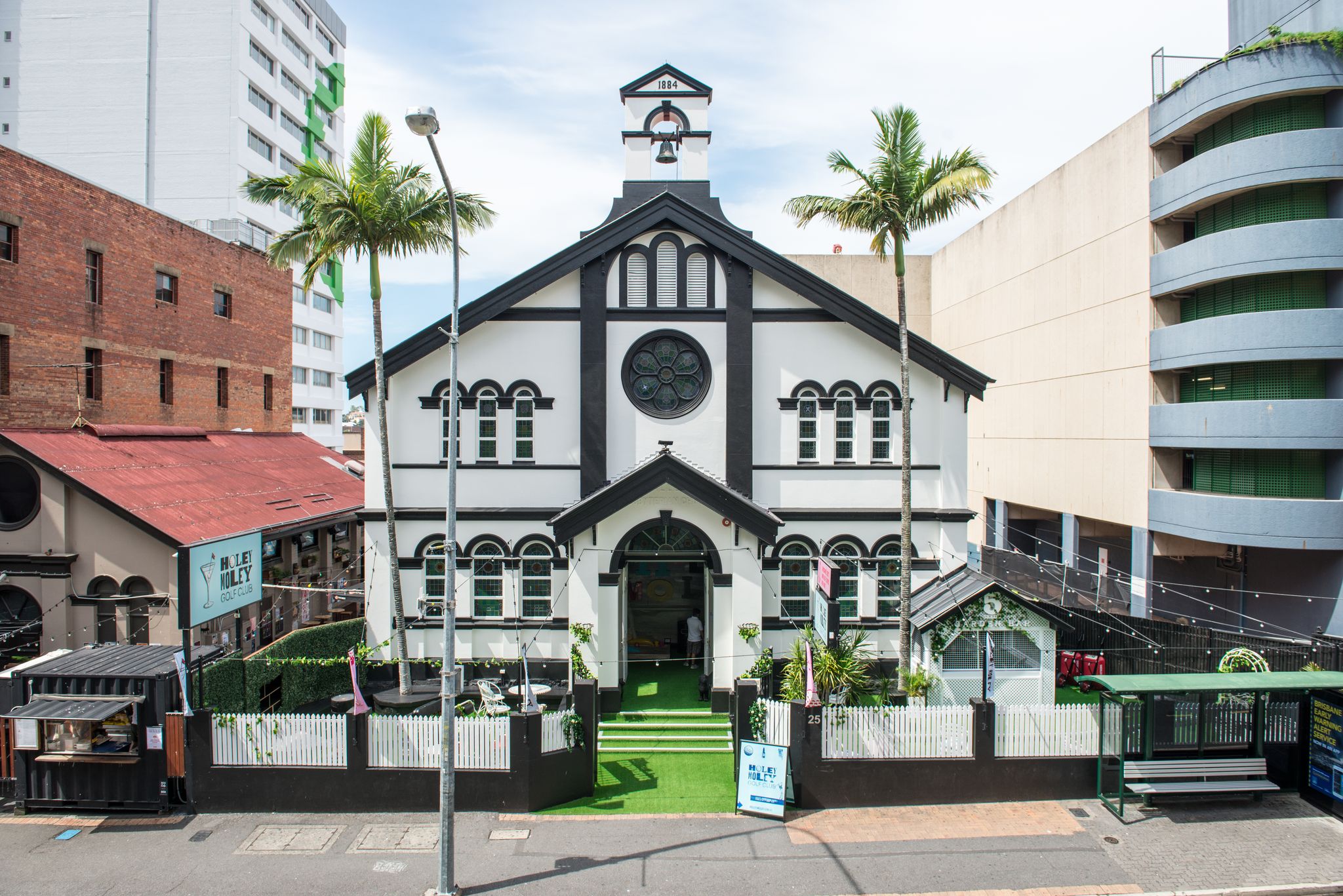 Mini Golf Penrith | Karaoke | Holey Moley