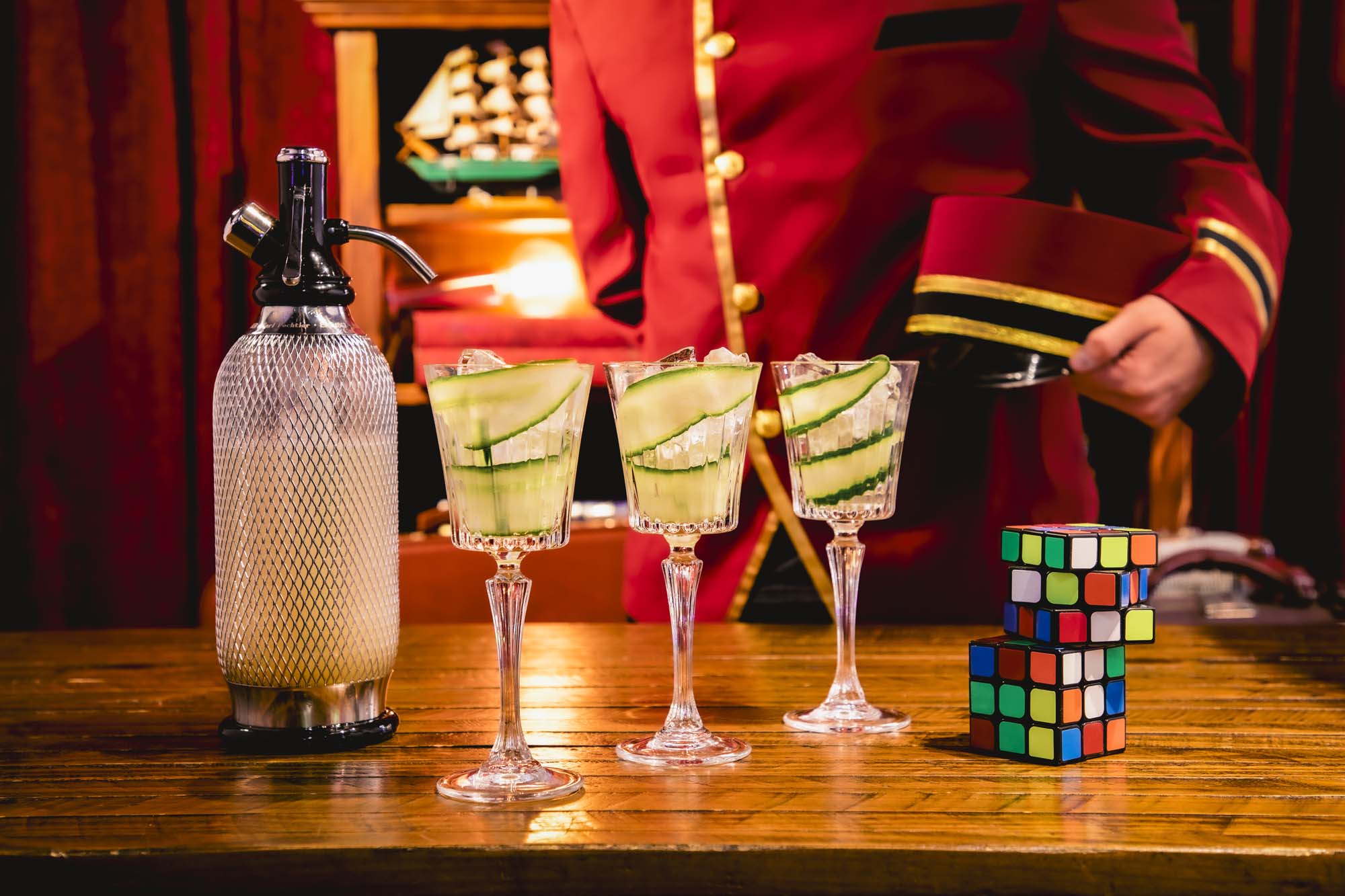 Bar & Food | Hijinx Hotel