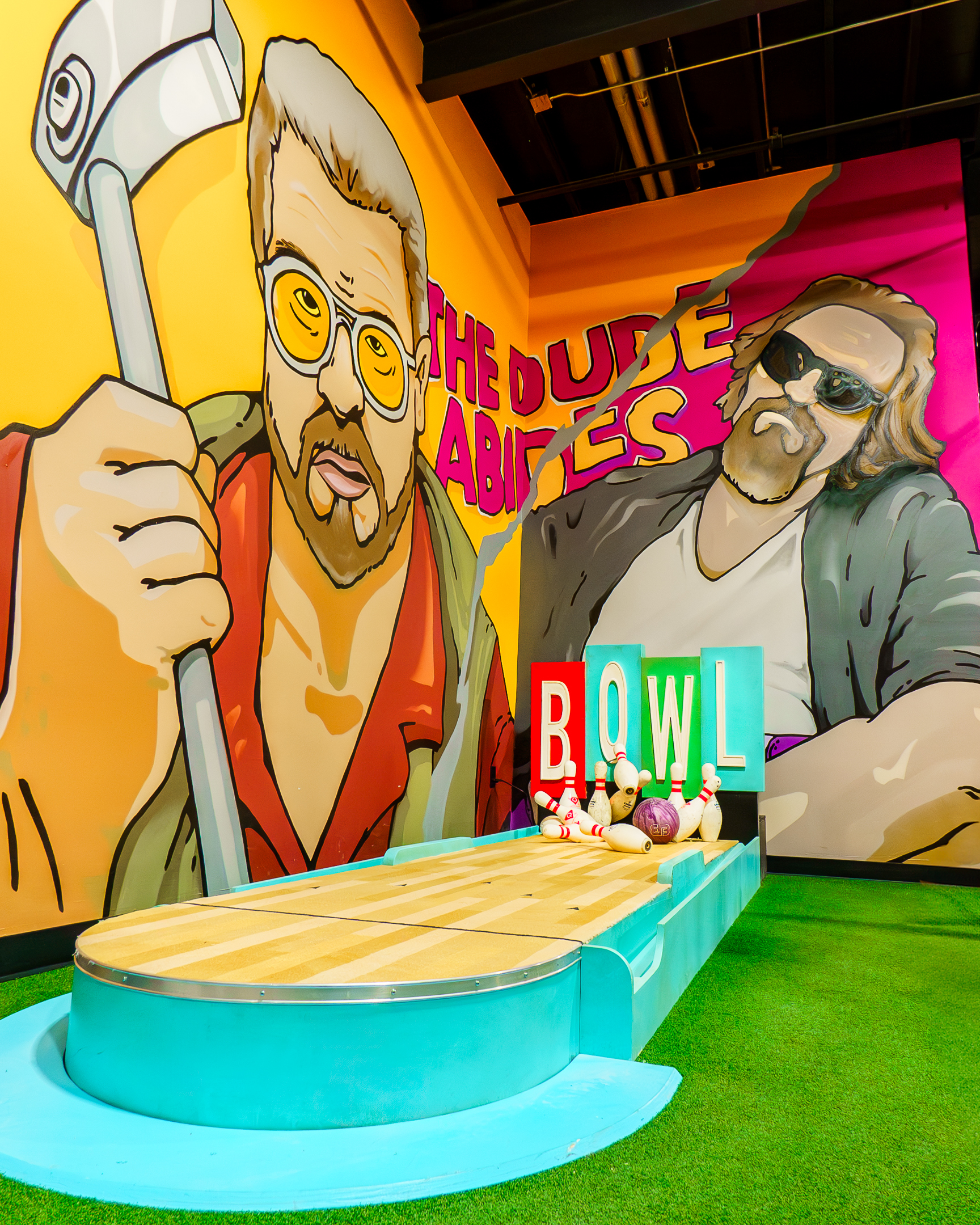 Mini Golf, Putt Putt & Karaoke Austin TX | Holey Moley
