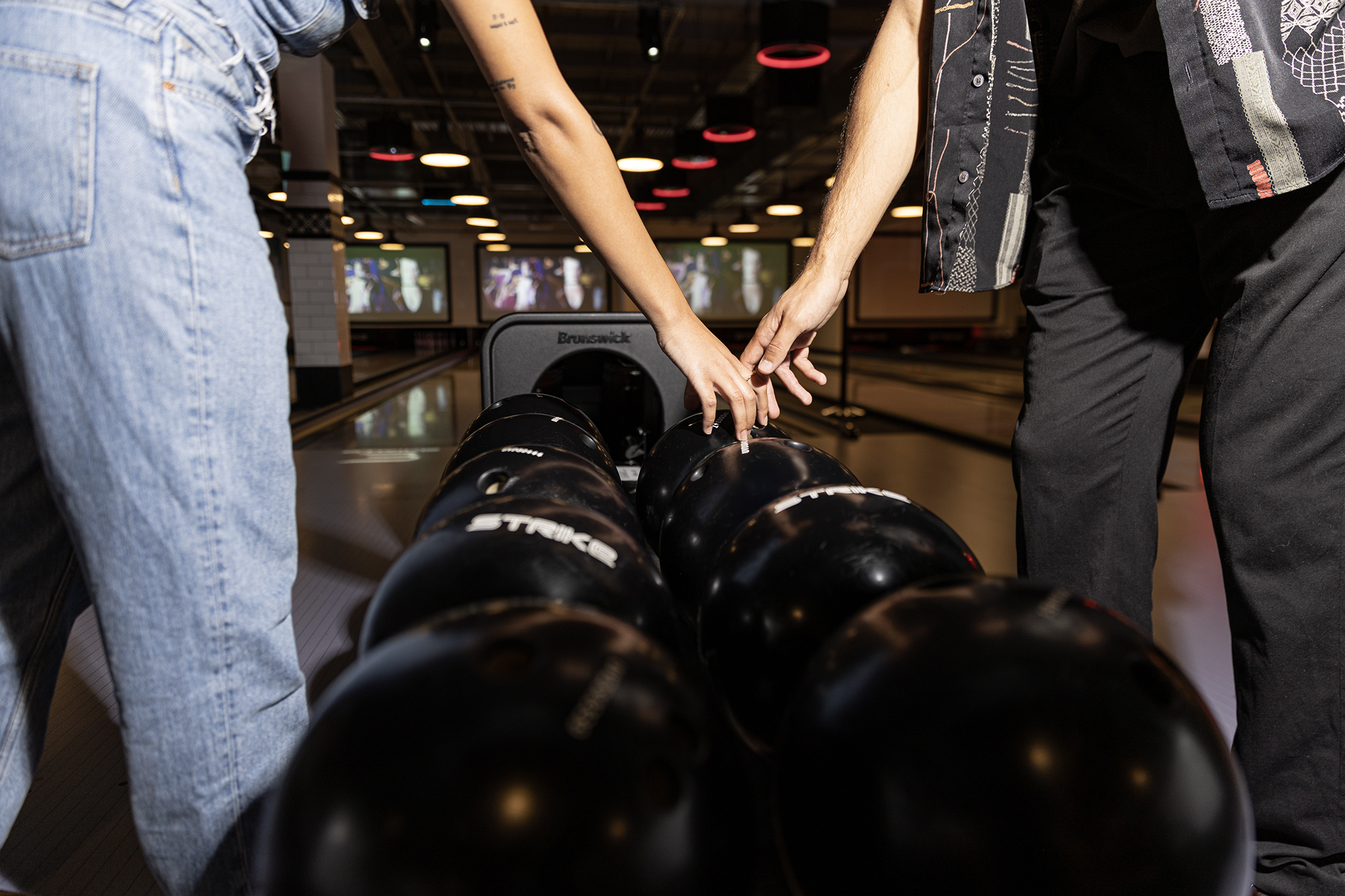 Strike Bowling Date Night | A Date To Remember