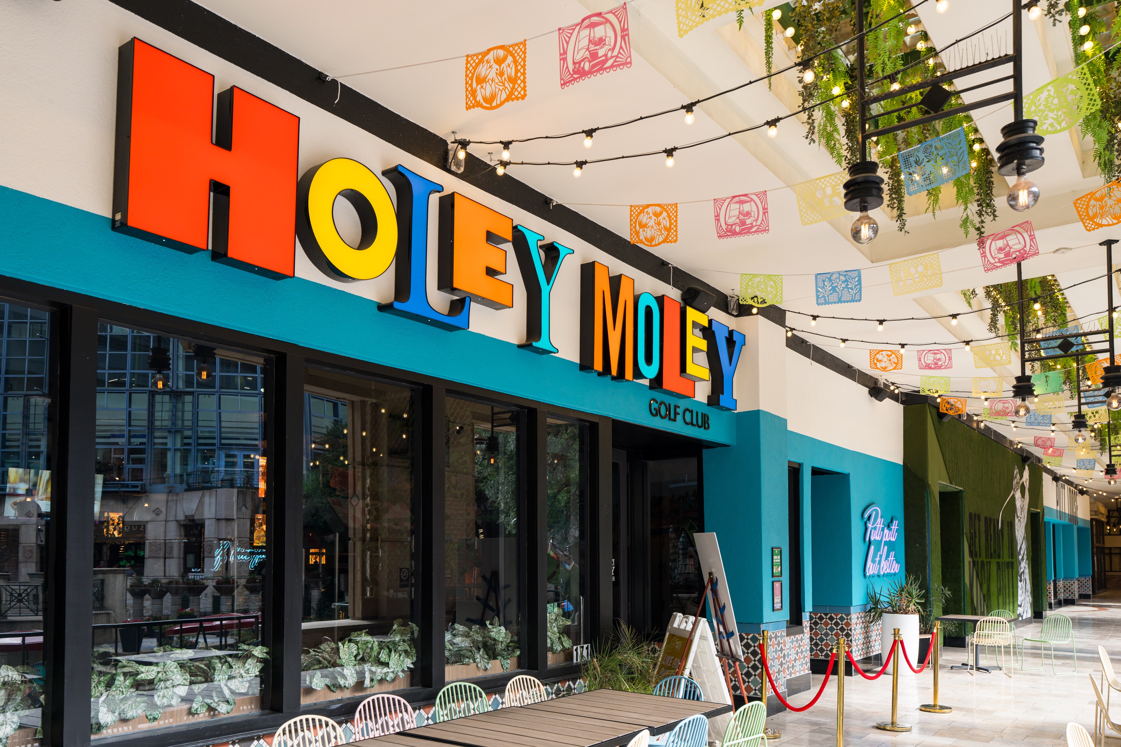 Mini Golf, Putt Putt, San Antonio TX | Holey Moley Golf Club