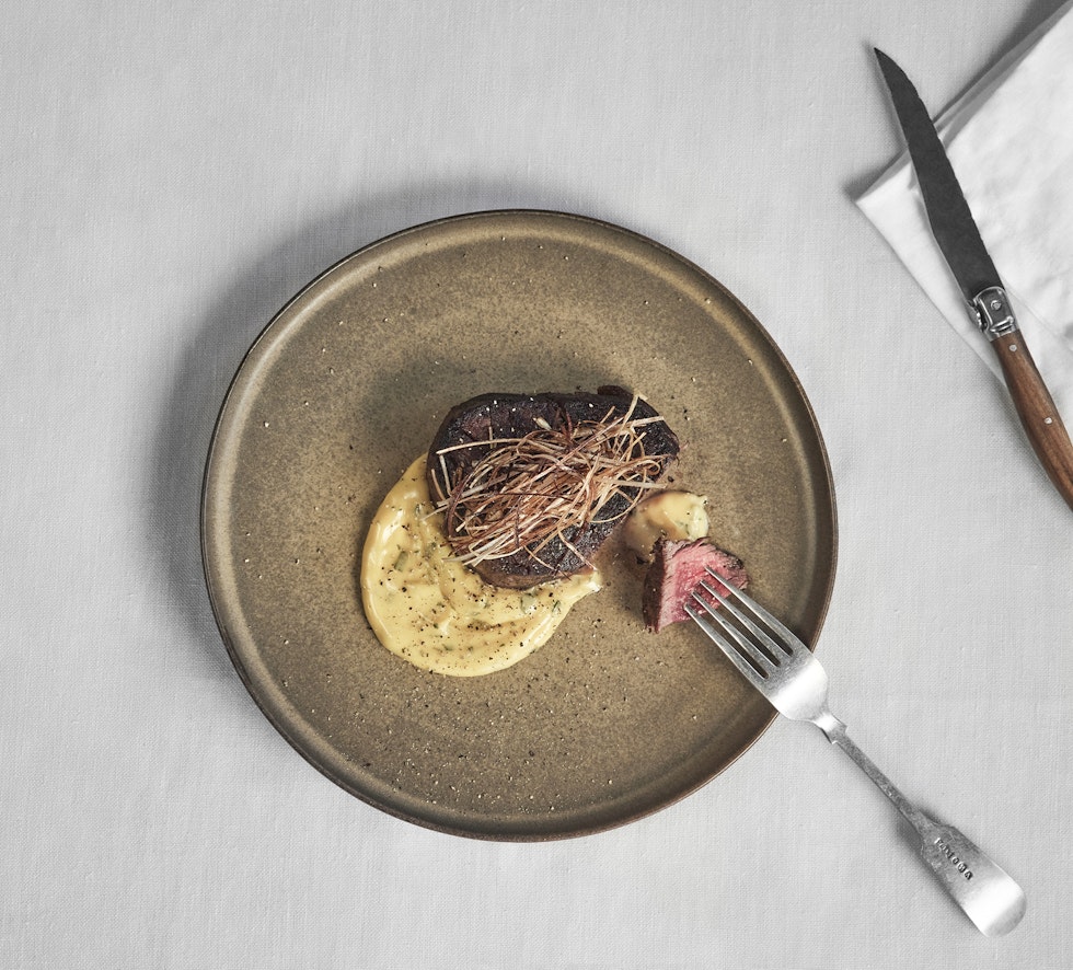 Sir Thomas | Mort & Co