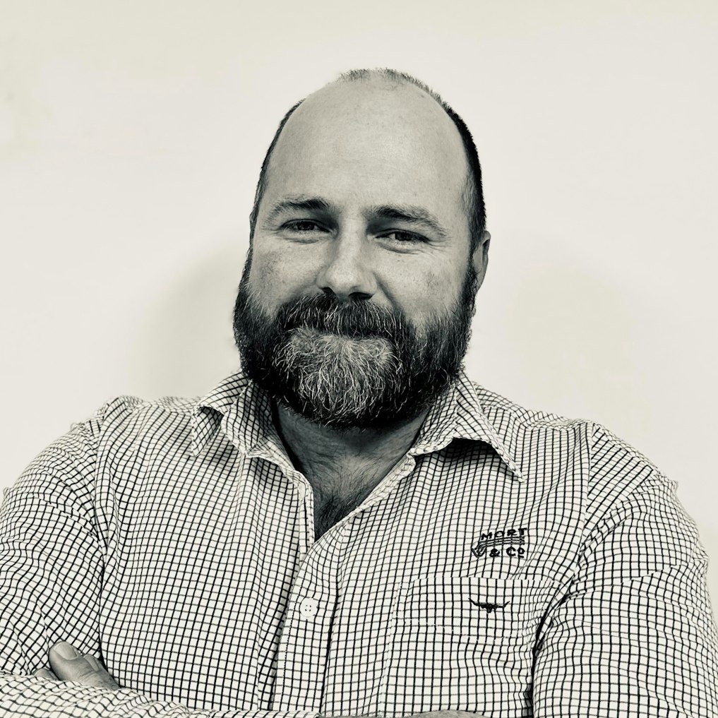 Noel Barker | Mort & Co