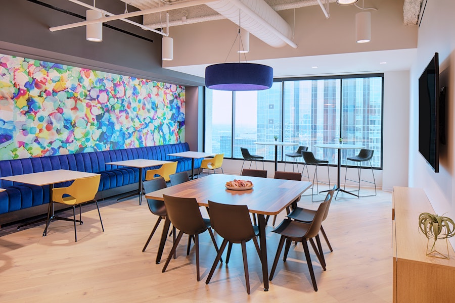 Sound-absorbing lighting put into practice | BuzziSpace