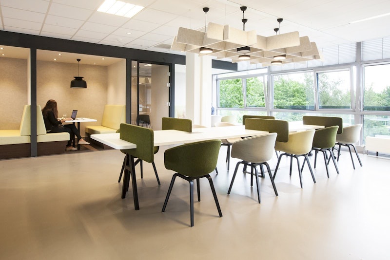 BuzziGrid, schallreduzierendes Deckenelement in BuzziFelt | BuzziSpace