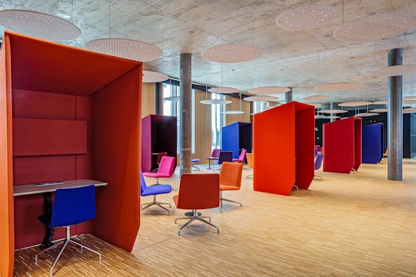 BuzziBooth, acoustic phone booth and workstation | BuzziSpace