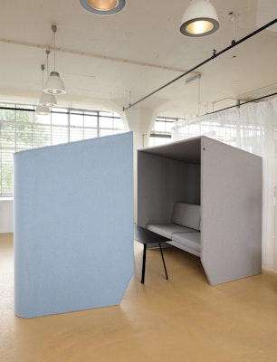 BuzziHub, upholstered cocoon | BuzziSpace