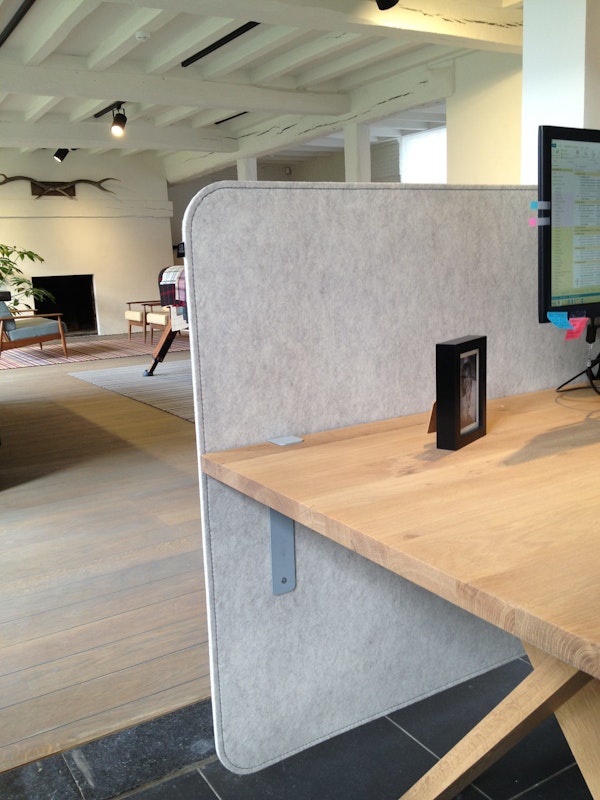 BuzziFrontDesk, acoustic desk divider | BuzziSpace