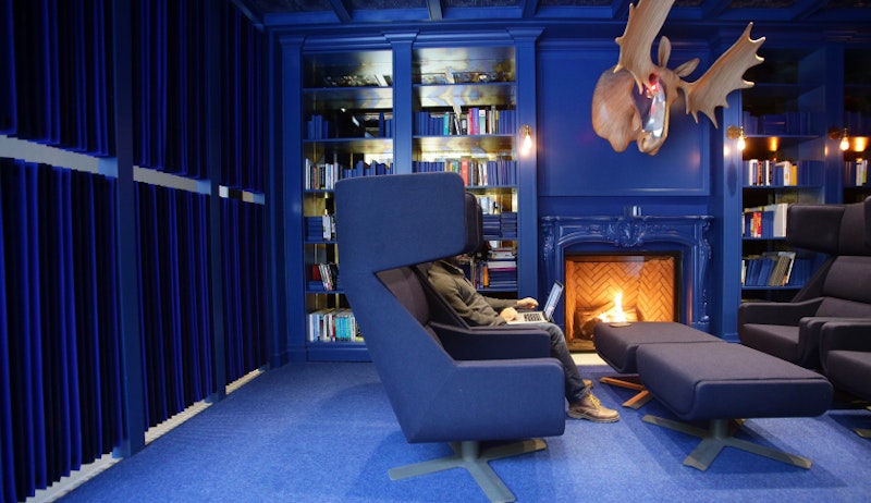 BuzziMe, sound-absorbing lounge chair | BuzziSpace