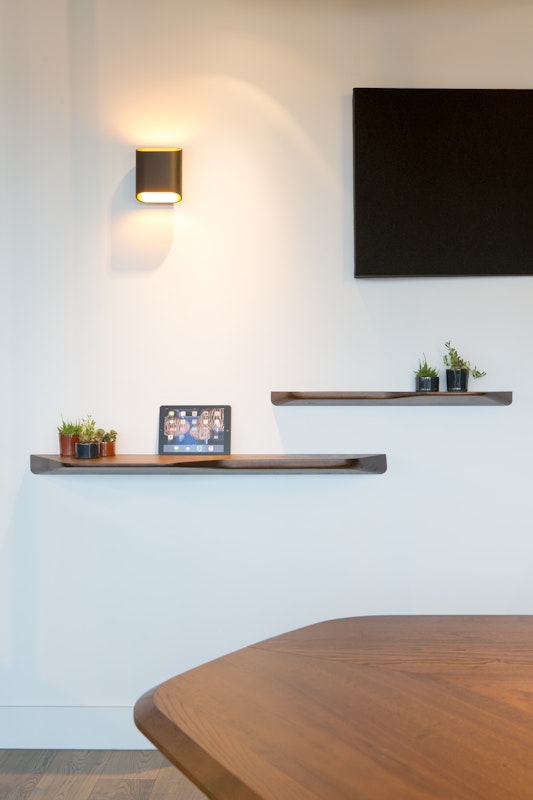 BuzziPlank, shelf in solid wood | BuzziSpace