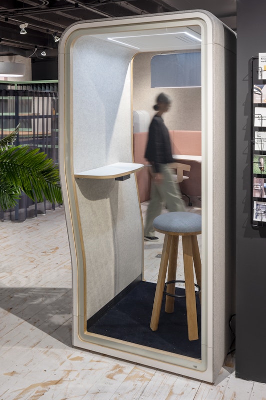 BuzziNest Booth, Your MeSpace for Focus & Calls | BuzziSpace