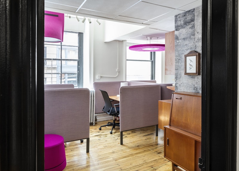 BuzziTemp, upholstered workstation | BuzziSpace