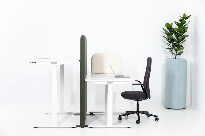 BuzziShield Desk, Create private workstations | BuzziSpace