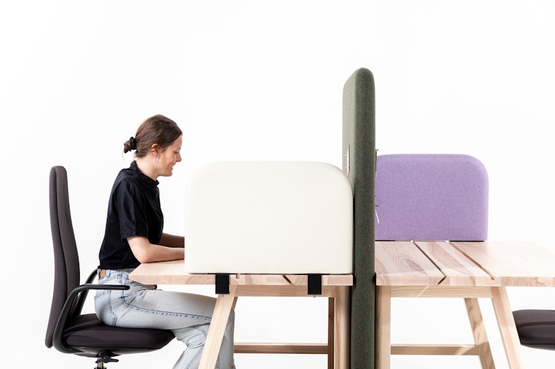 BuzziShield Desk, Create private workstations | BuzziSpace