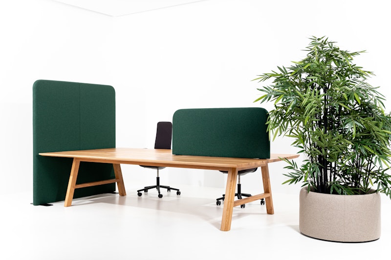 BuzziShield Desk, Create private workstations | BuzziSpace