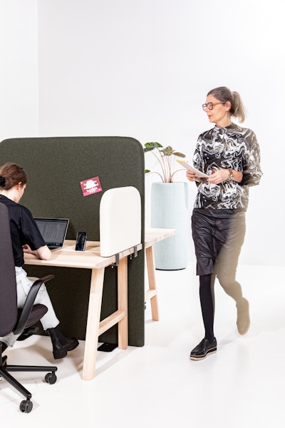 BuzziShield Desk, Create private workstations | BuzziSpace