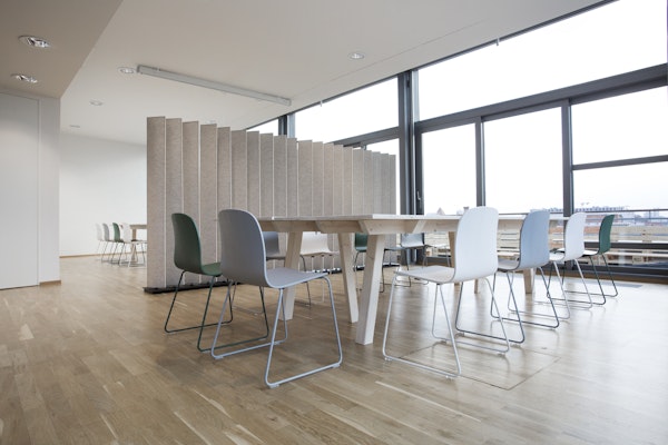 BuzziBlinds Classic, acoustic room divider | BuzziSpace