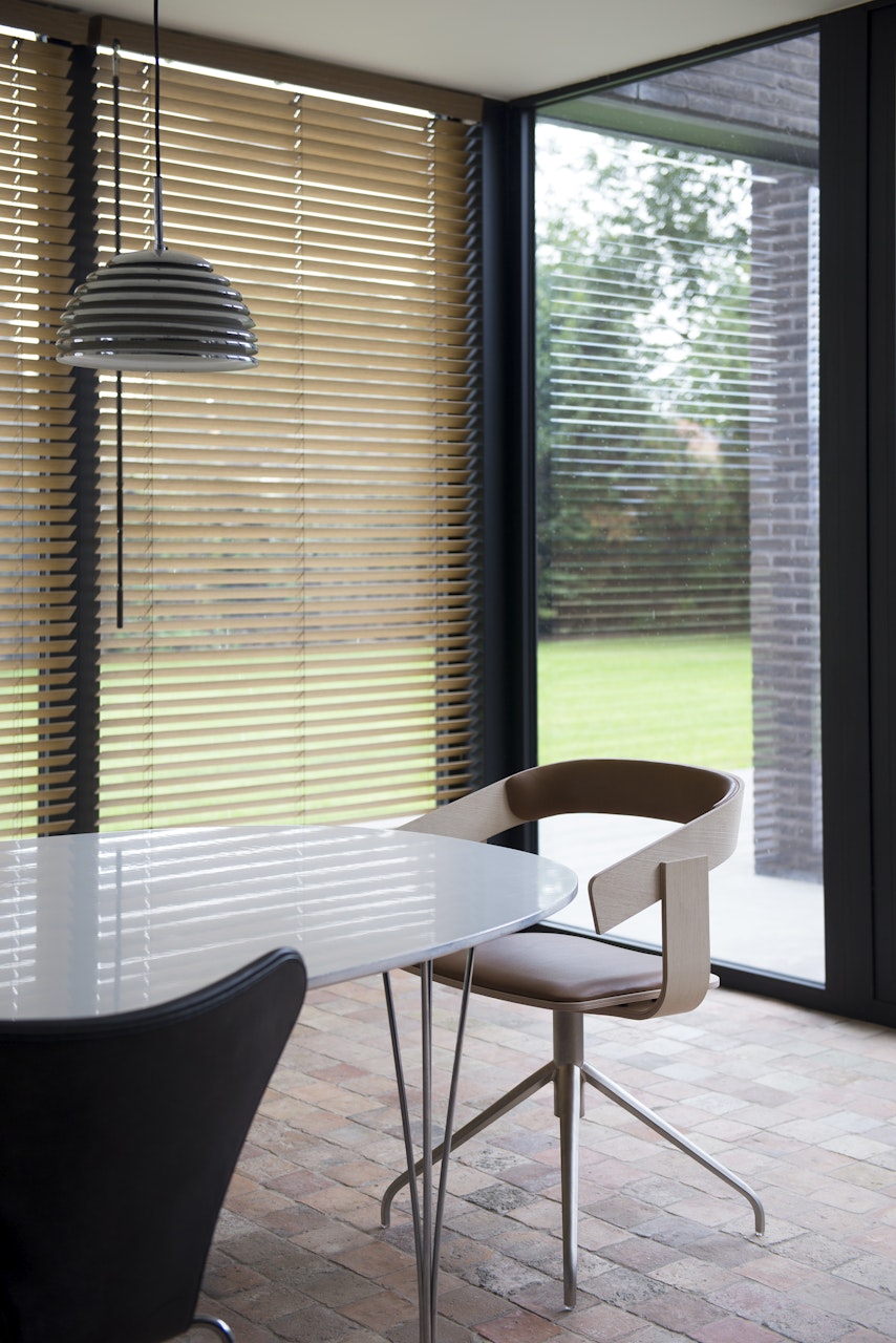 BuzziFloat, a minimal chair to maximize space | BuzziSpace