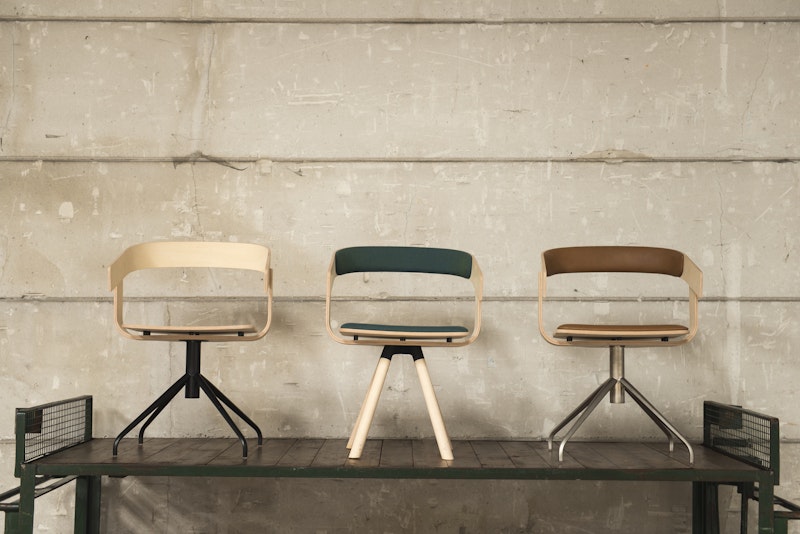BuzziFloat, a minimal chair to maximize space | BuzziSpace