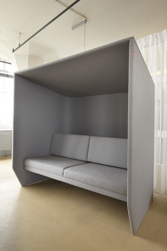 BuzziHub, upholstered cocoon | BuzziSpace