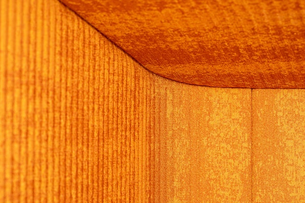 BuzziHub, upholstered cocoon | BuzziSpace