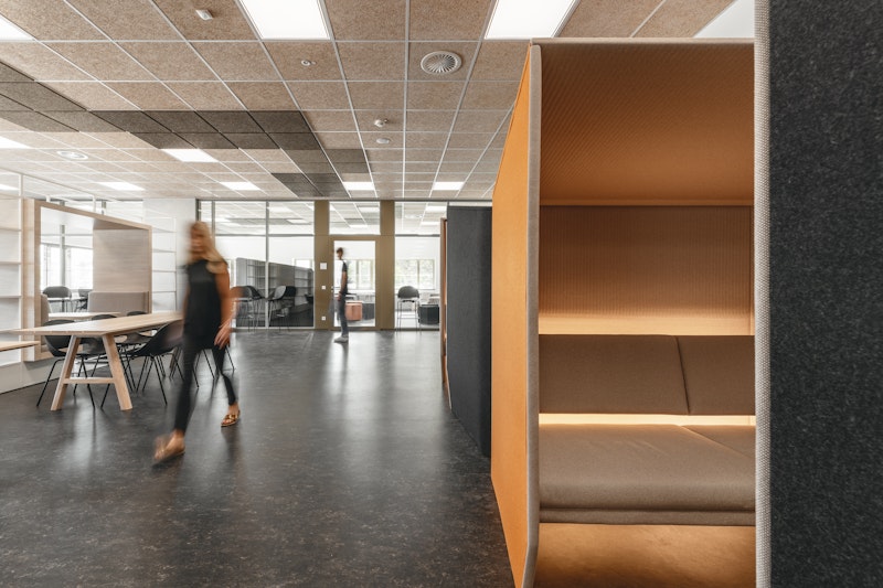 BuzziHub, upholstered cocoon | BuzziSpace