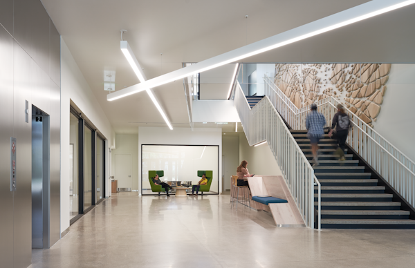 BuzziMe, sound-absorbing lounge chair | BuzziSpace