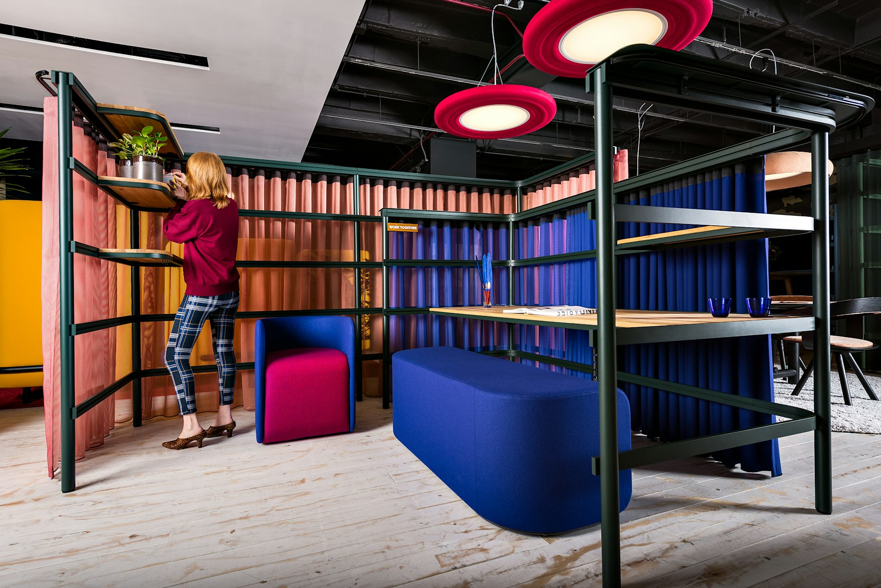 Sound-absorbing lighting put into practice | BuzziSpace