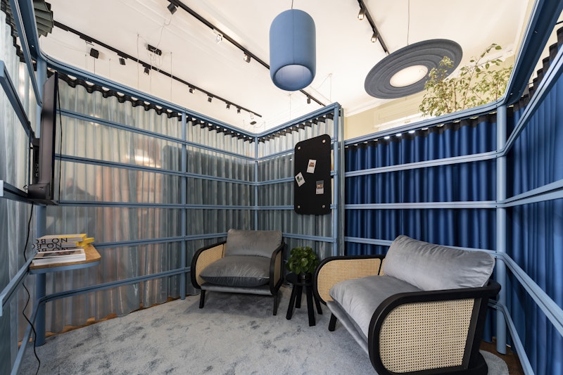 BuzziMoon, ceiling light with sound absorbing disk | BuzziSpace