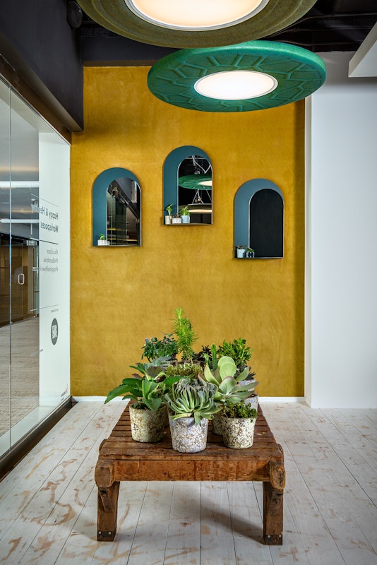 BuzziMoon, ceiling light with sound absorbing disk | BuzziSpace