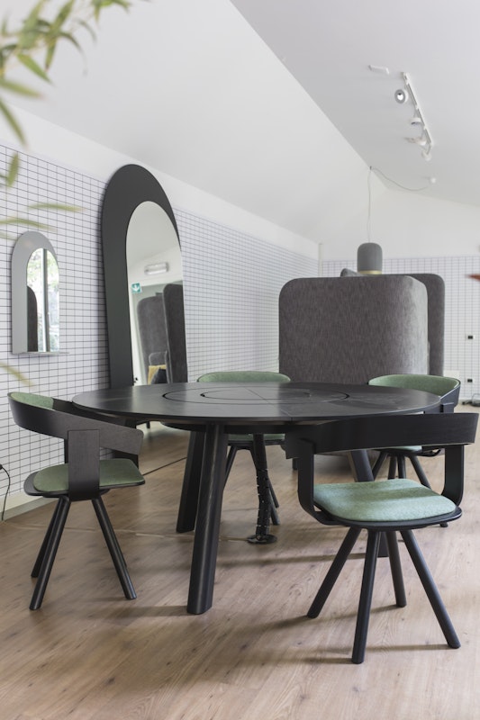 BuzziPicNic, multifunctional table in solid wood | BuzziSpace