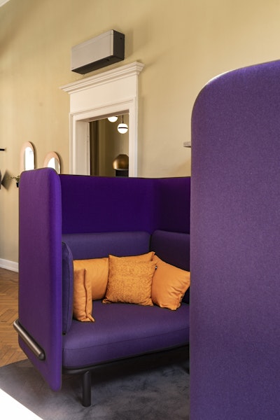 BuzziSpark, high back sofa to work or rest in silence | BuzziSpace