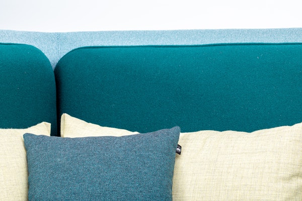 BuzziSpark, high back sofa to work or rest in silence | BuzziSpace
