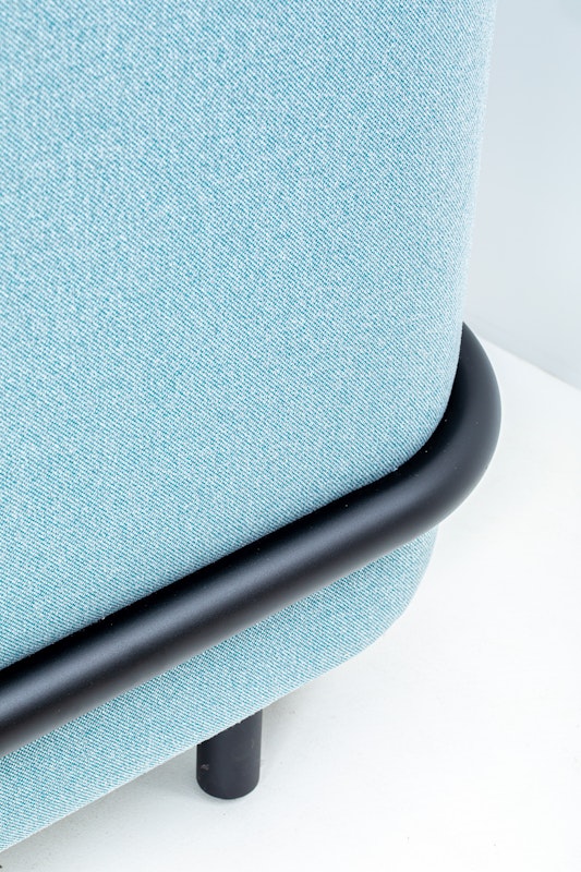 BuzziSpark, high back sofa to work or rest in silence | BuzziSpace