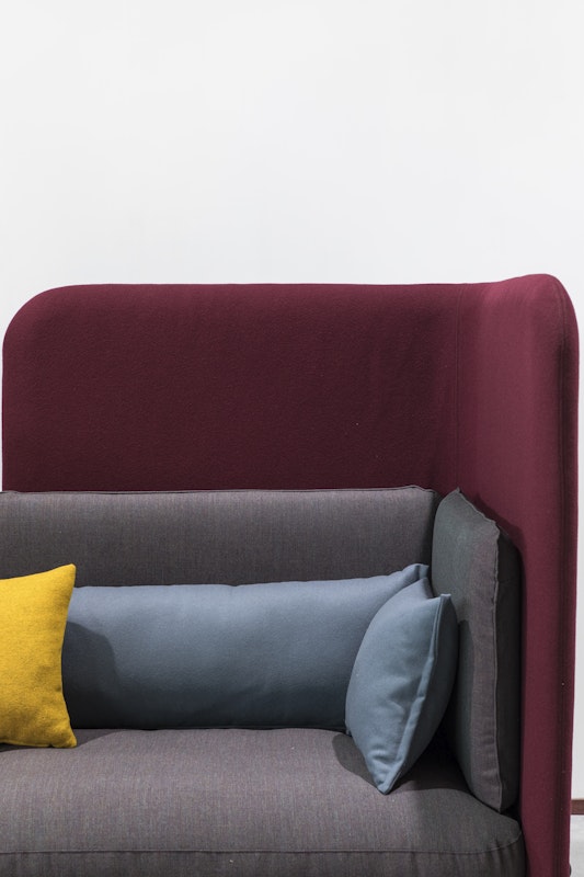 BuzziSpark, high back sofa to work or rest in silence | BuzziSpace