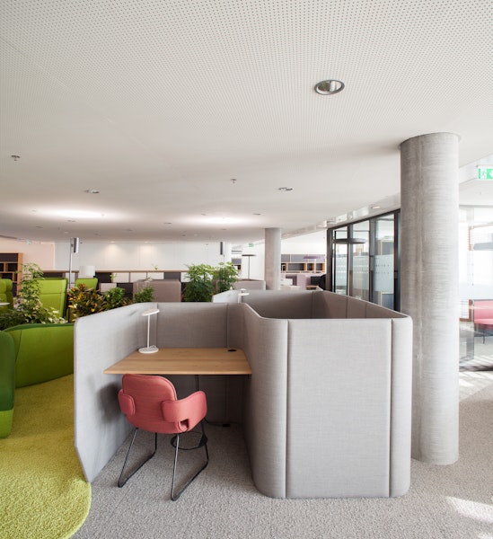 BuzziVille, freestanding modular workstation | BuzziSpace