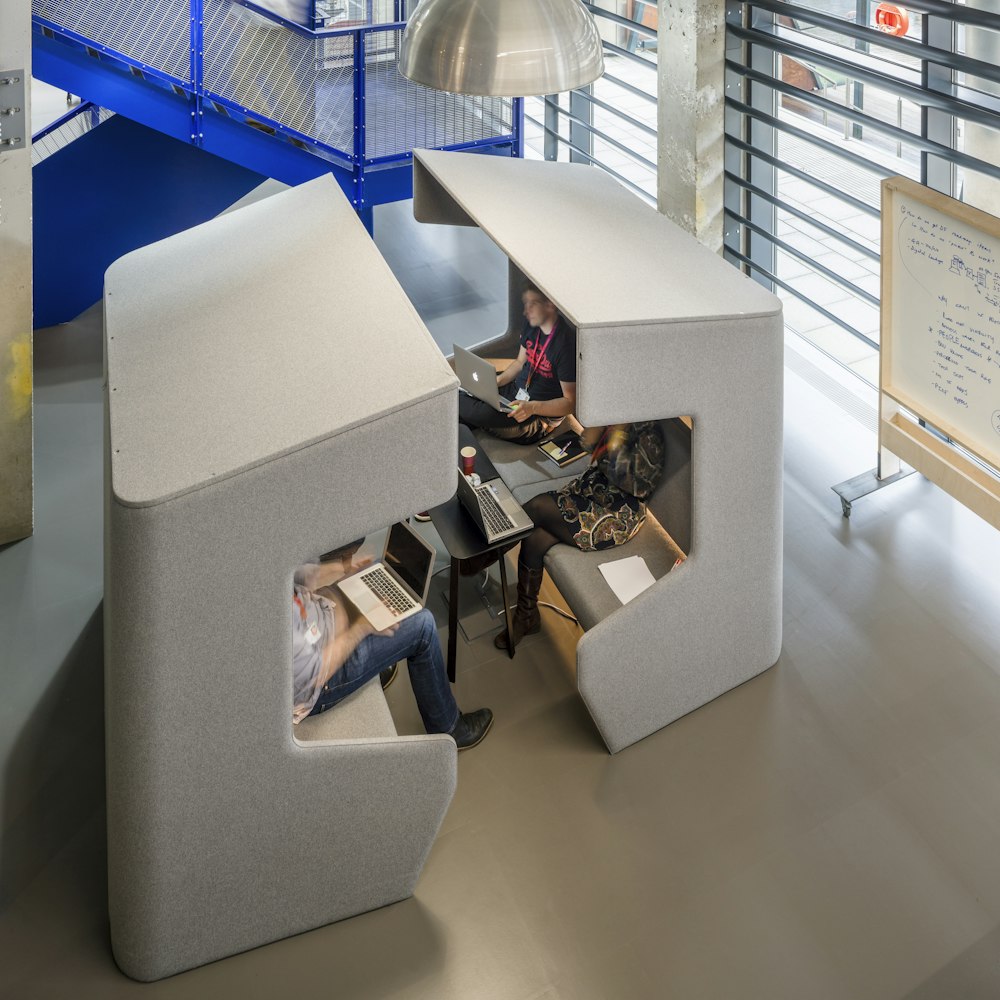 BuzziVille, freestanding modular workstation | BuzziSpace