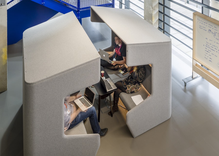 6 ideas to rethink your traditional meeting setup | BuzziSpace