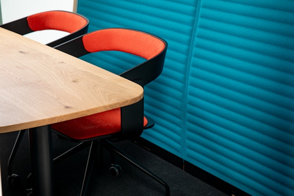 BuzziNest Room, Your Private Meeting Oasis | BuzziSpace