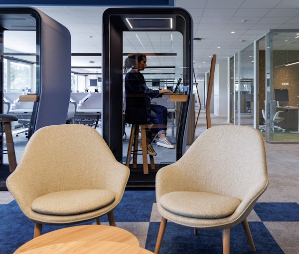 BuzziNest Booth, Your MeSpace for Focus & Calls | BuzziSpace
